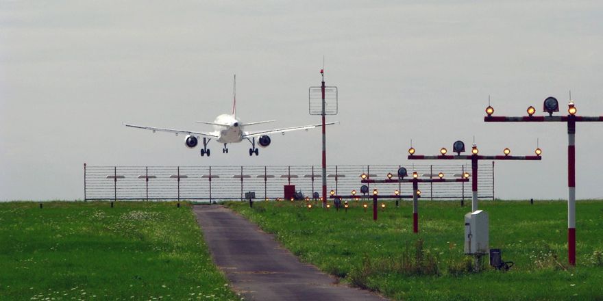 "Azimuth" Equips Sukhumi Airport with ILS 2700 Landing System – RuAviation